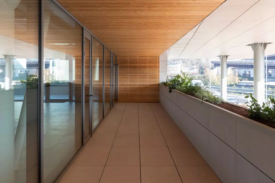 Ventilated rainscreen facade in Civate | Florim