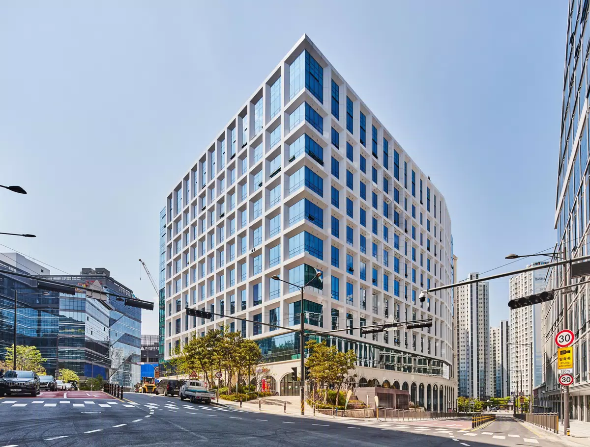 Ventilated façade in Guri | Florim