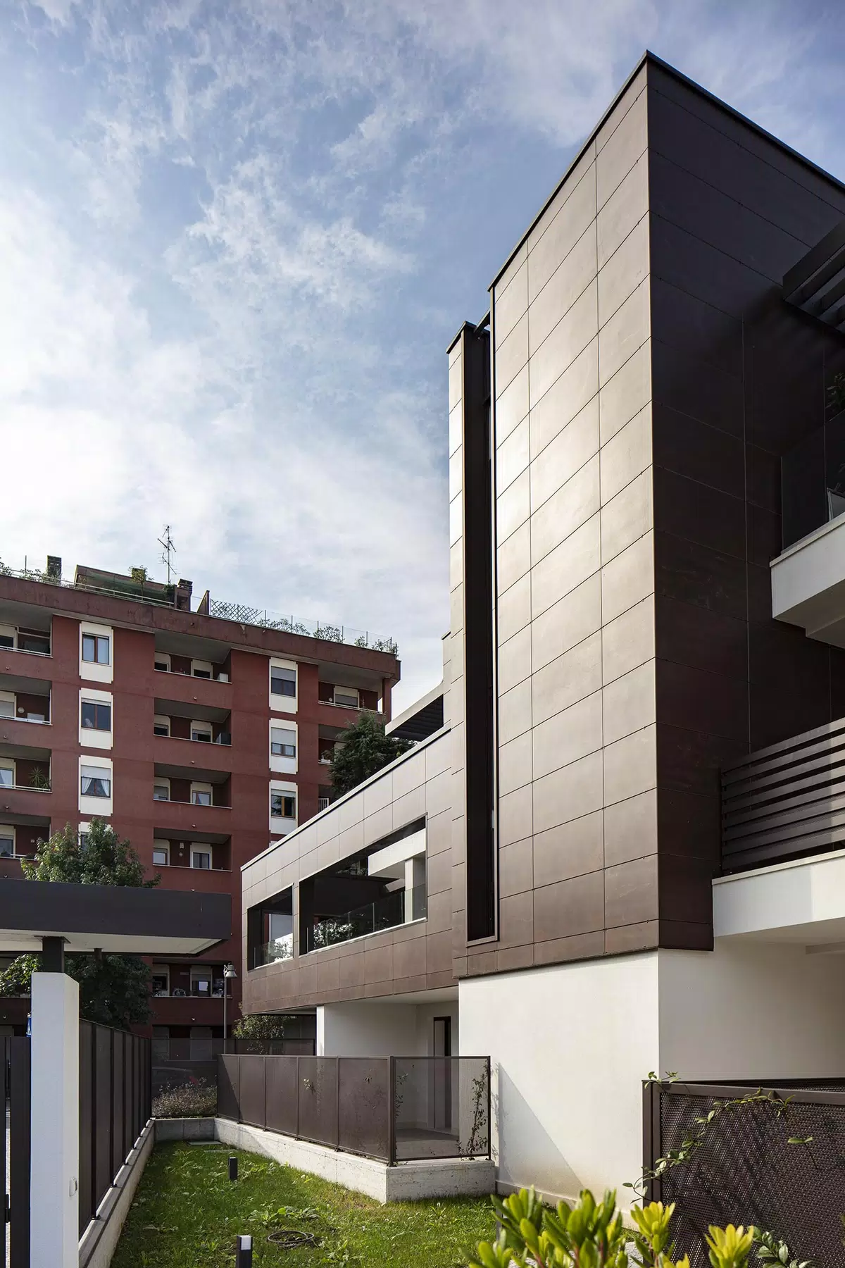 Ventilated rainscreen facade in Monza | Florim